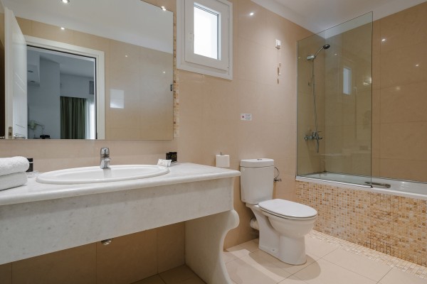 Suites & rooms